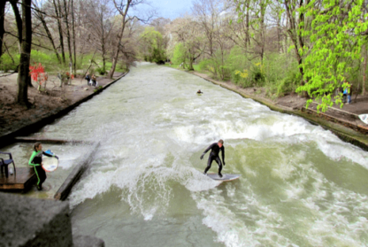 Englischer Garten: Surf em Munique, na Alemanha